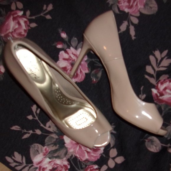 dexflex comfort | Shoes | Womens Size 9 High Heel Shoes Casual Dress ...